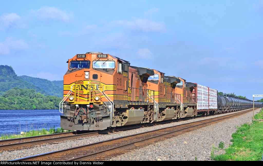 BNSF 5118 BNSF's St.Croix Sub.